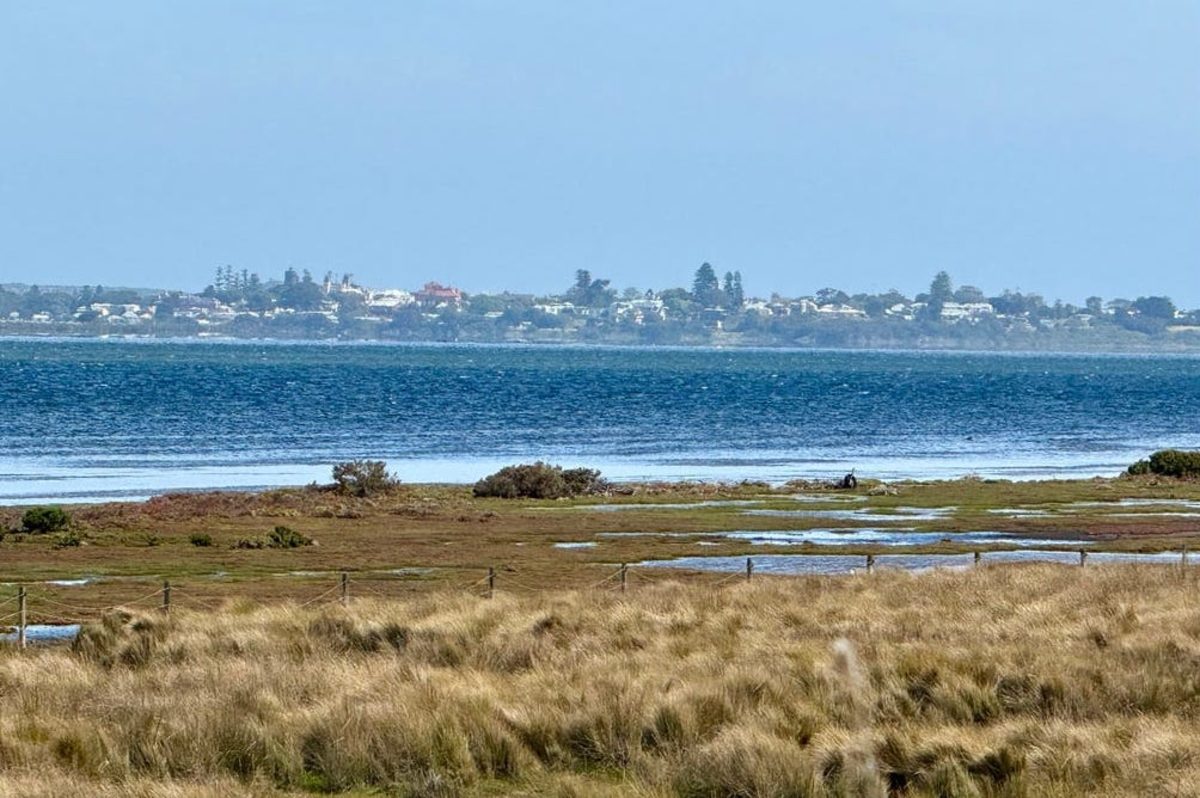 An exclusive waterfront estate with sweeping Swan Bay views - Bellarine ...