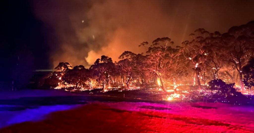 Major Otways fires keep communities on edge - Surf Coast Times