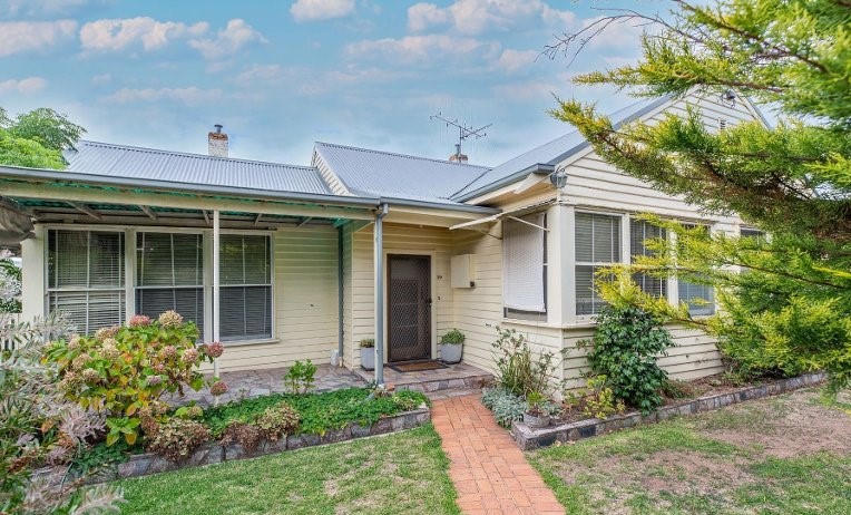 Suburb by suburb snapshot - Flora Hill - Bendigo Times