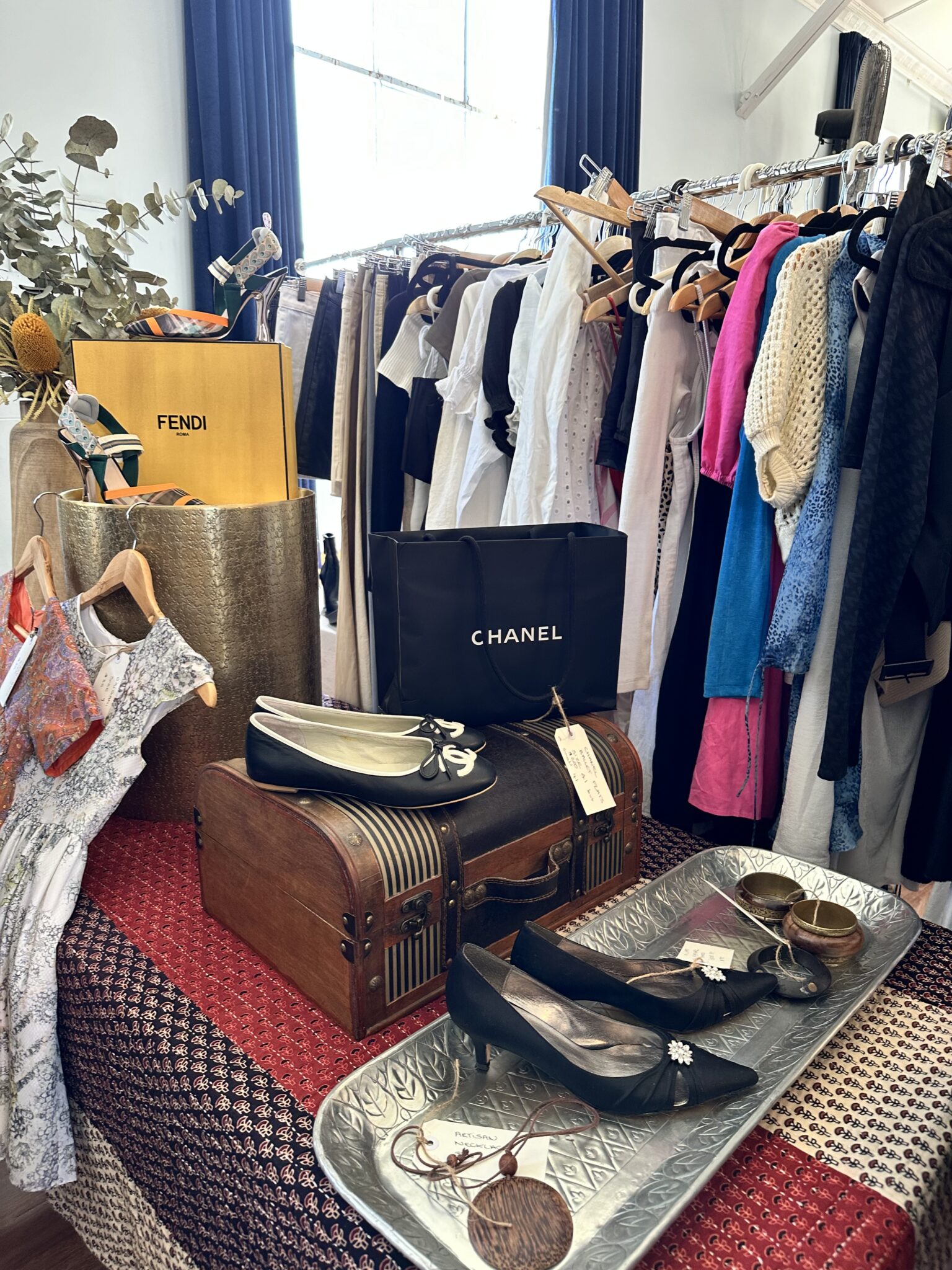 Shoppers flock to pre-loved clothes market - Bellarine Times